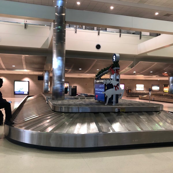 Airport Baggage Claim Carousel