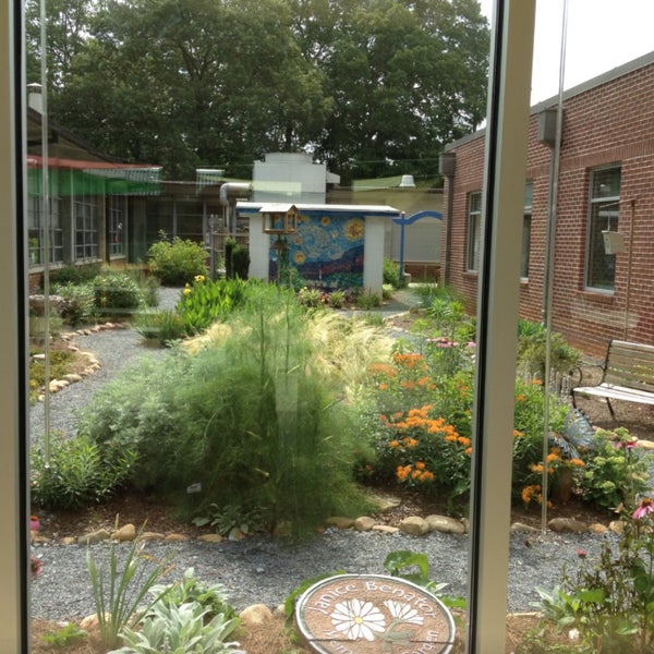 Briarlake Elementary School - Elementary School