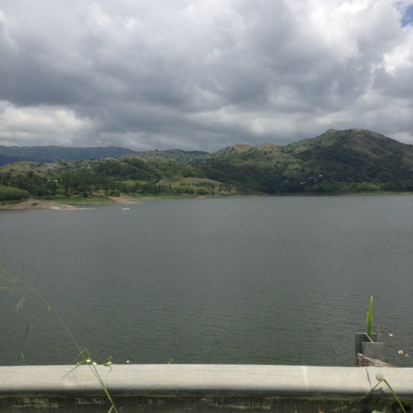 Lago Toa Vaca - Lake in Villalba