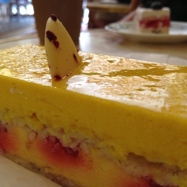 Cafe Riviera - Café in Greenpoint