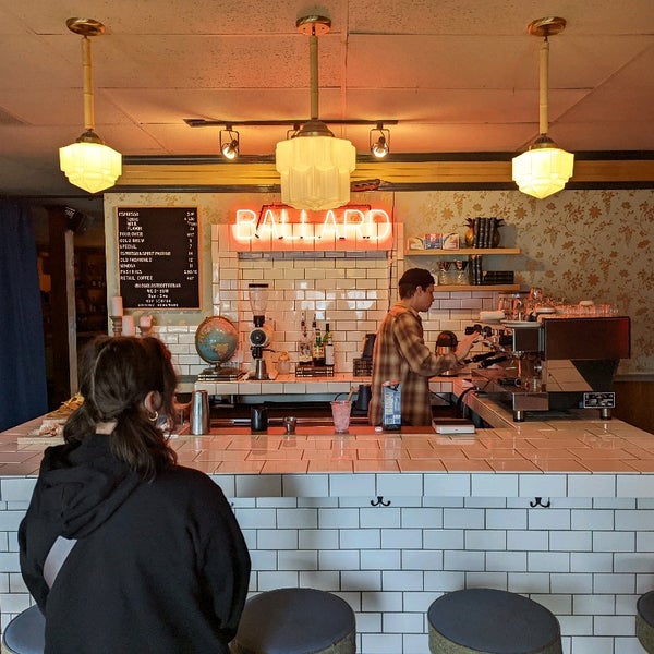 Hotel Albatross - Cocktail Bar in Seattle