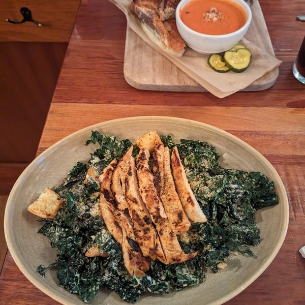 Tavern Hall - Bellevue Square - 41 tips