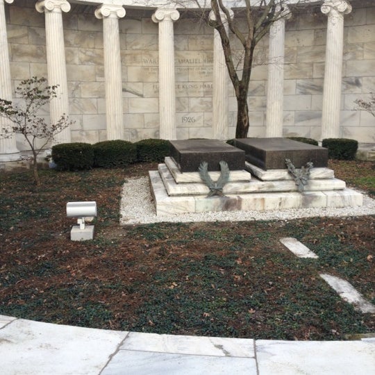 Photos at Harding Tomb - Vernon Heights Blvd