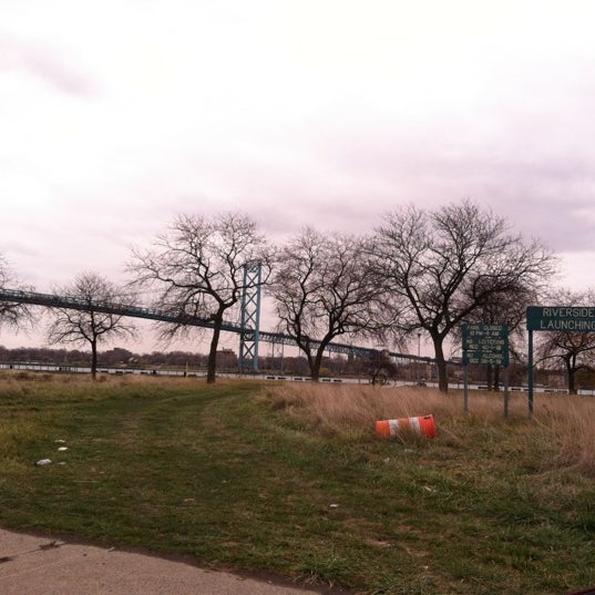 Riverside Park Boat Launch - Detroit, MI
