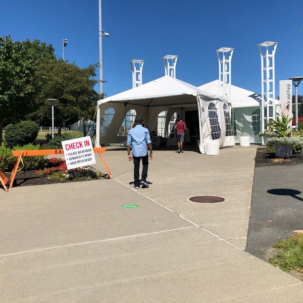 RPI Houston Field House - 1900 Peoples Ave