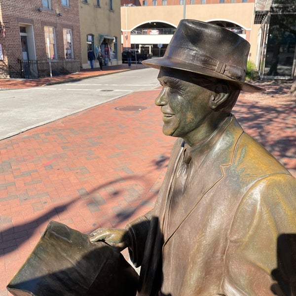 Ellis Square - Historic District-North - 32 tips from 4423 visitors