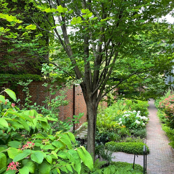 Longfellow House - History Museum in Portland