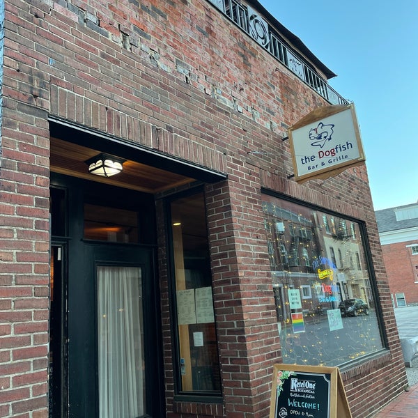 The Dogfish Bar & Grille - American Restaurant in Portland