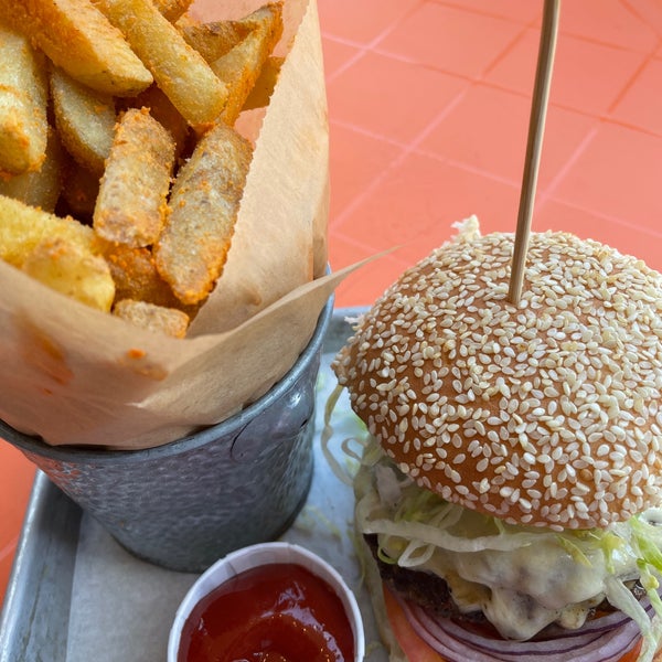 Nosh Kitchen Bar - Downtown Portland - 87 tips