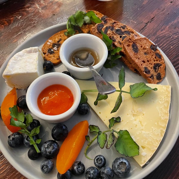 Sur Lie - Downtown Portland - 11 Free St