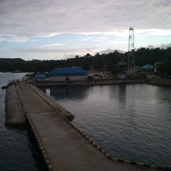 Pelabuhan Namlea - 54 visitors