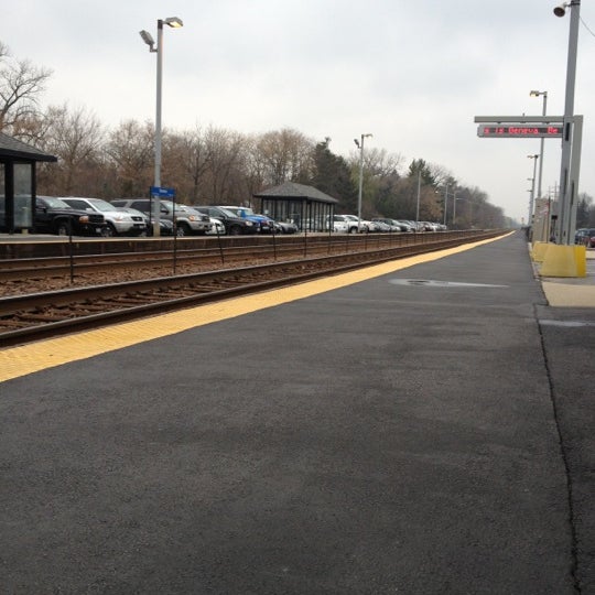 Photos at Metra - Geneva Station - Train Station in Geneva