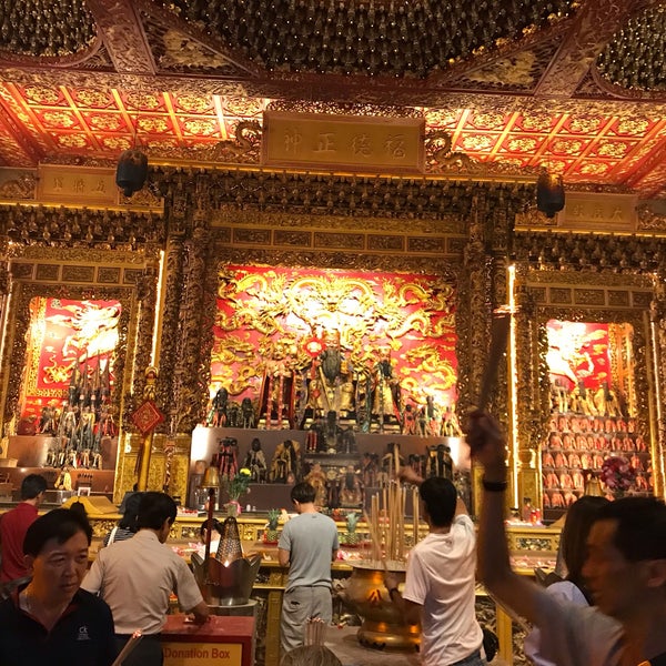 Photos at Loyang Tua Pek Kong Temple 洛阳大伯公宫 - Pasir Ris - 24 tips from ...