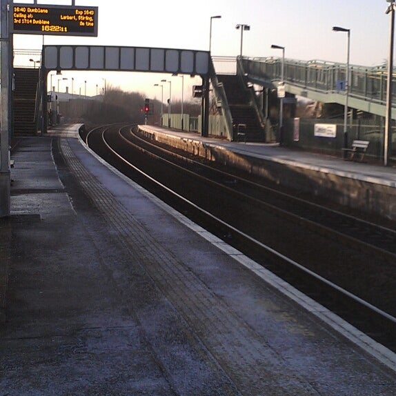 Camelon Railway Station (CMO) - 2 tips