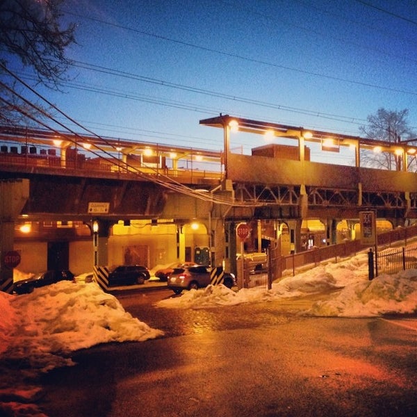 SEPTA Manayunk Station - Rail Station in Philadelphia