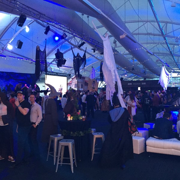 Dockside - Darling Harbour - Cockle Bay Wharf