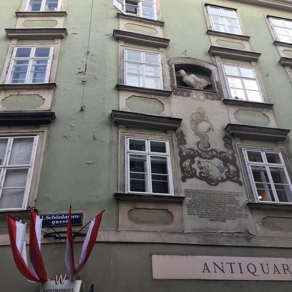 Basiliskenhaus - Monument in Wien