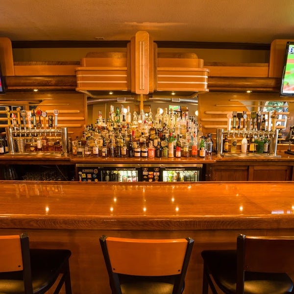 Federal Bar and Grill - Jefferson Park - 22 tips from 515 visitors