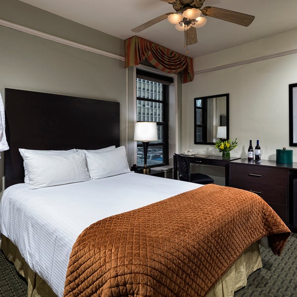 The Willows Hotel - Lake View East - 555 W Surf St