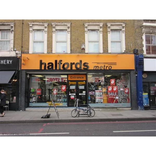 Halfords - 166-168 Stoke Newington High St