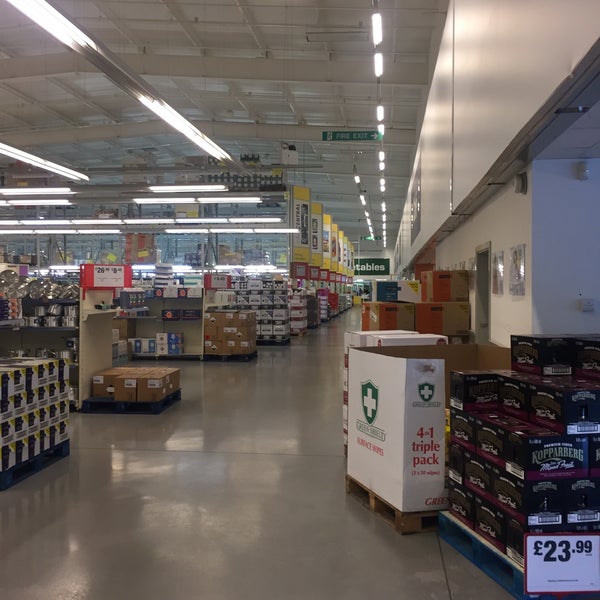 Makro - Warehouse or Wholesale Store in Ipswich