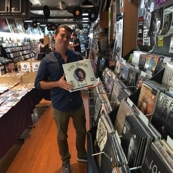 Hum on King - Record Store in Newtown