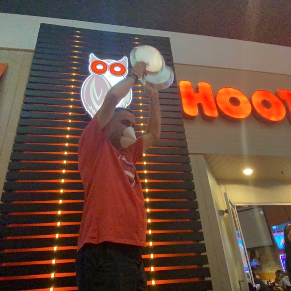Hooters - East Bloomington - Minneapolis, MN
