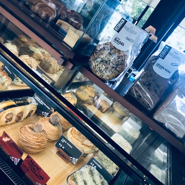 Redback Speciality Coffee - Graha Golf 2 Show Unit, Jl. Raya Golf Graha ...