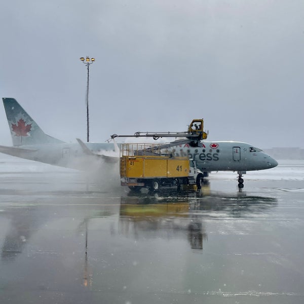 De-icing Pad - Airport Service in Mississauga