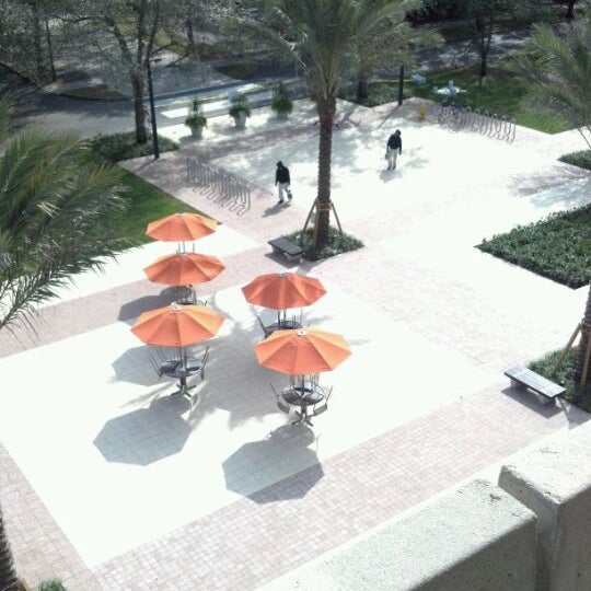 Cox Science Building - College Science Building in Coral Gables