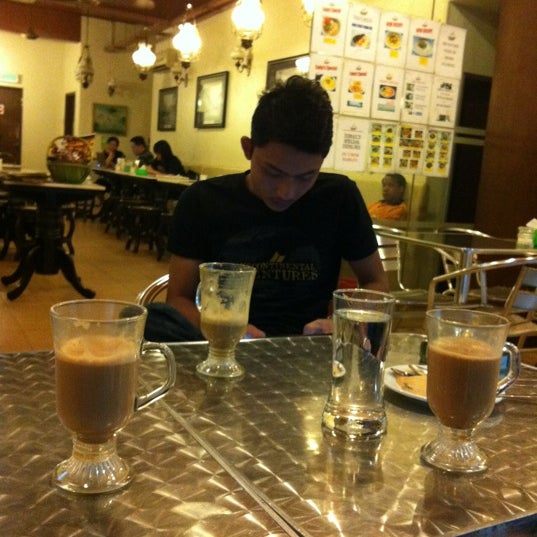 Photos at Muar Street Kopitiam - Desa Sri Hartamas - 23 tips from 511 ...