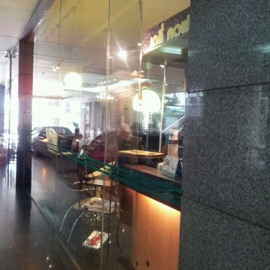 Photos at Vongvanij Complex Building B (อาคารว่องวานิช คอมเพล็กซ์ บี) - 10 tips from 1486 visitors