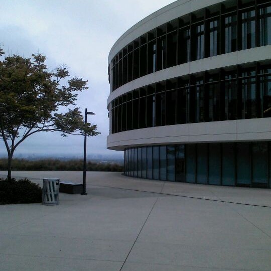 LMU - William H. Hannon Library - College Library in West Los Angeles