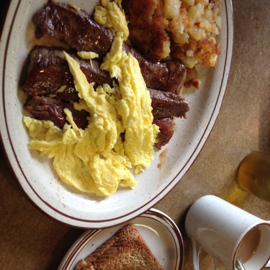 Pete's Corner Luncheonette (Now Closed) - Café in Midland Park