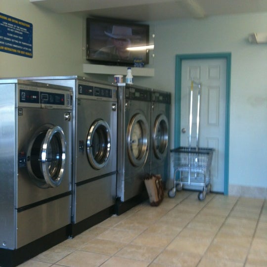 North Main Street Coin Laundry - 4 tips from 39 visitors
