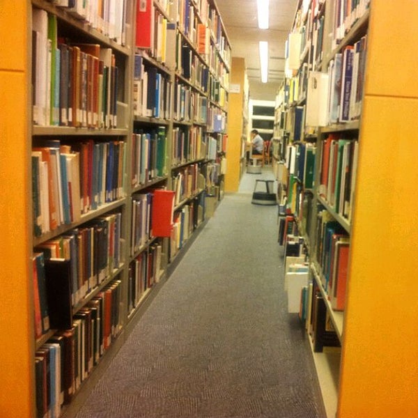 Elizabeth Luce Moore Library 牟路思怡圖書館 - 2 tips