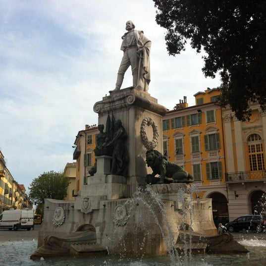 Place Garibaldi - Garibaldi - 26 tips from 3992 visitors