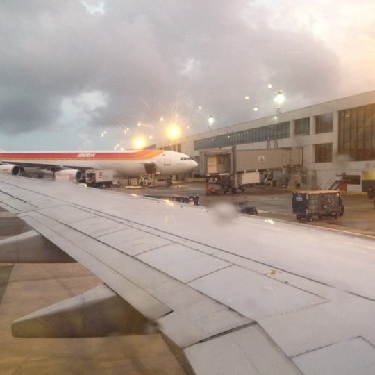 Gate D5 - Airport Gate in Carolina