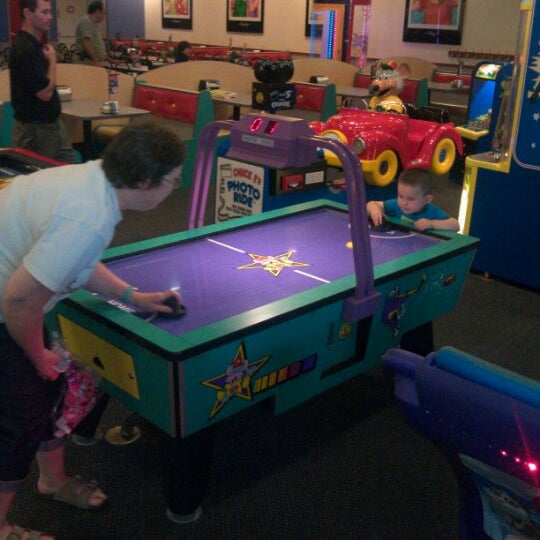 Chuck E. Cheese - Arcade