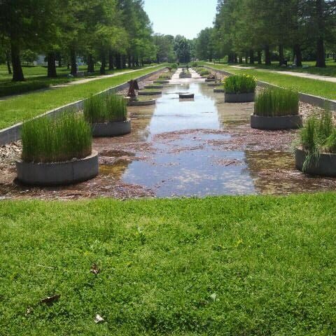 Francis Park - Park in St. Louis Hills