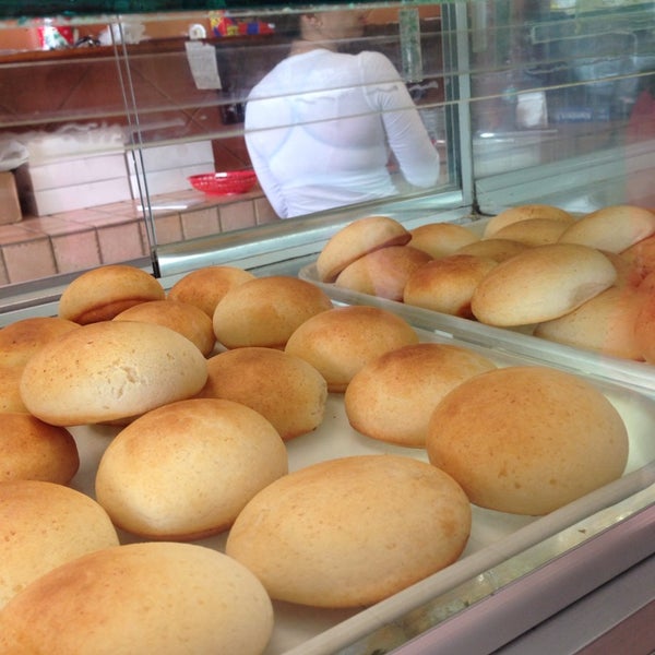 Cien Anos de Pandebono - Miami, FL