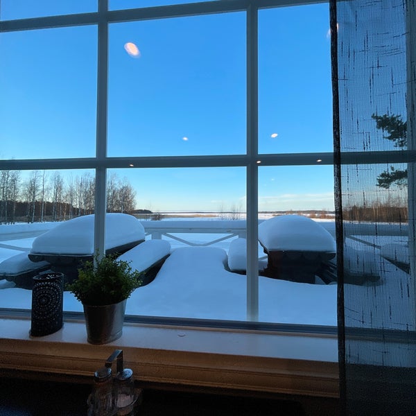 Tesses Cafe - Restaurant in Kuni