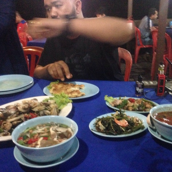 Medan Ikan Bakar Tasik Idaman