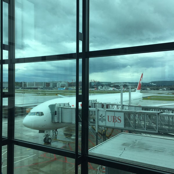 Gate E22 - Airport Gate in Kloten