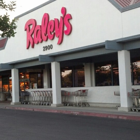 Raley's - 2900 Geer Rd.