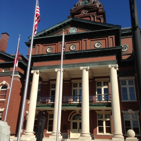 Newnan Court Square - Downtown Newnan - 9 tips from 618 visitors