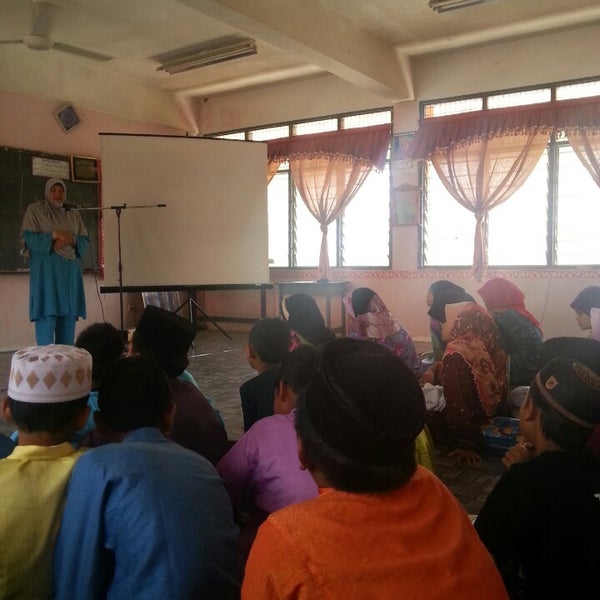 SK FELDA Chini Timur 2 - College Classroom