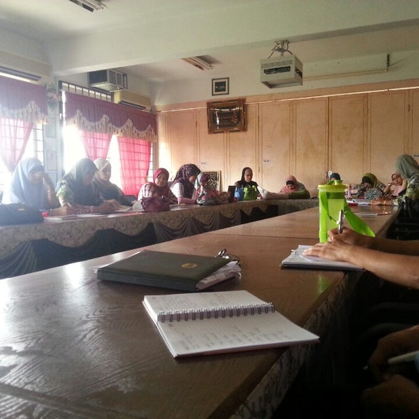 SK FELDA Chini Timur 2 - College Classroom