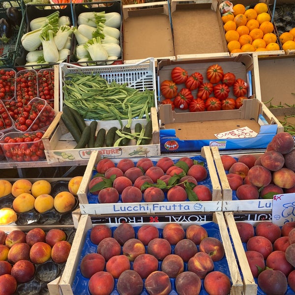 Mercato di Cernobbio - Piazza Risorgimento