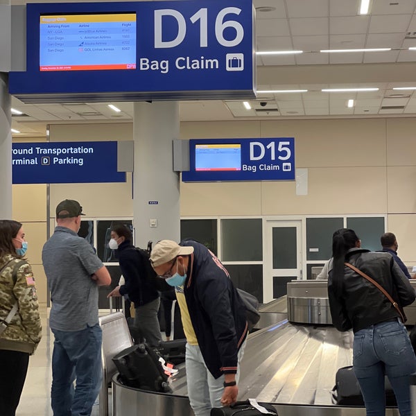 Bag Claim D15/D16 - DFW Airport, TX